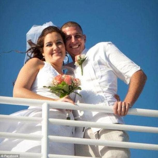 Video Of Couple Having Sex On Airplane During Ryanair Flight Yourtango